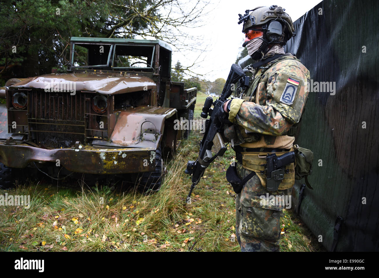 An "infantry soldier of the future," a soldier with the most modern ...