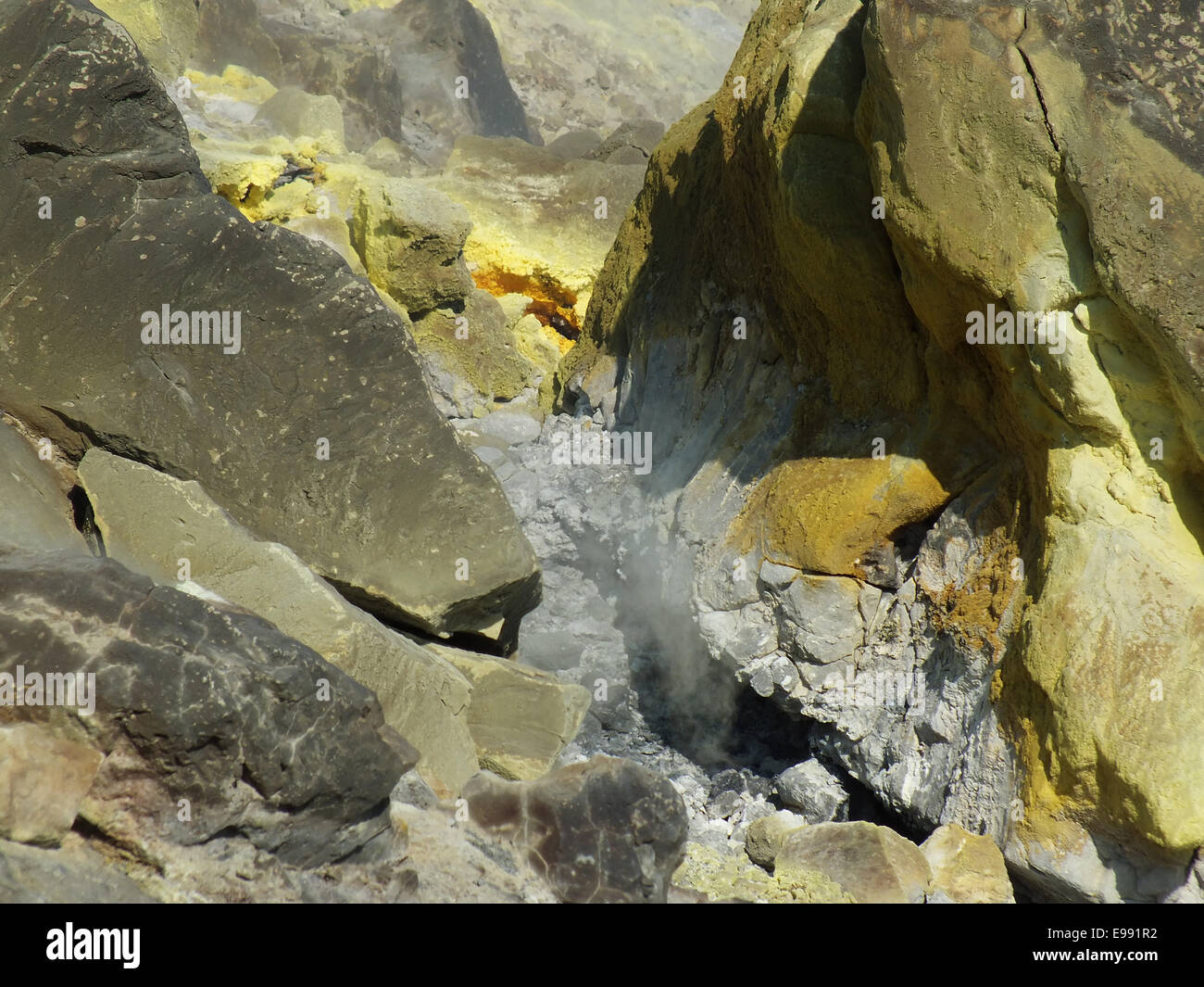 Sulfur colored hi-res stock photography and images - Alamy