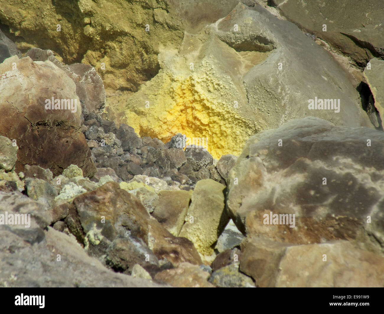 active volcano: Hot clouds and poisonous sulfur fumes rising high ...