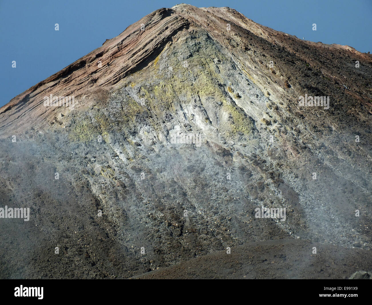 active volcano: The explosion rips apart the crater. Toxic sulfur gases ...