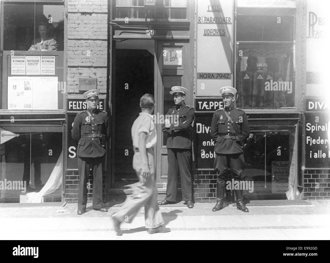 Ww2 german officers hi-res stock photography and images - Alamy