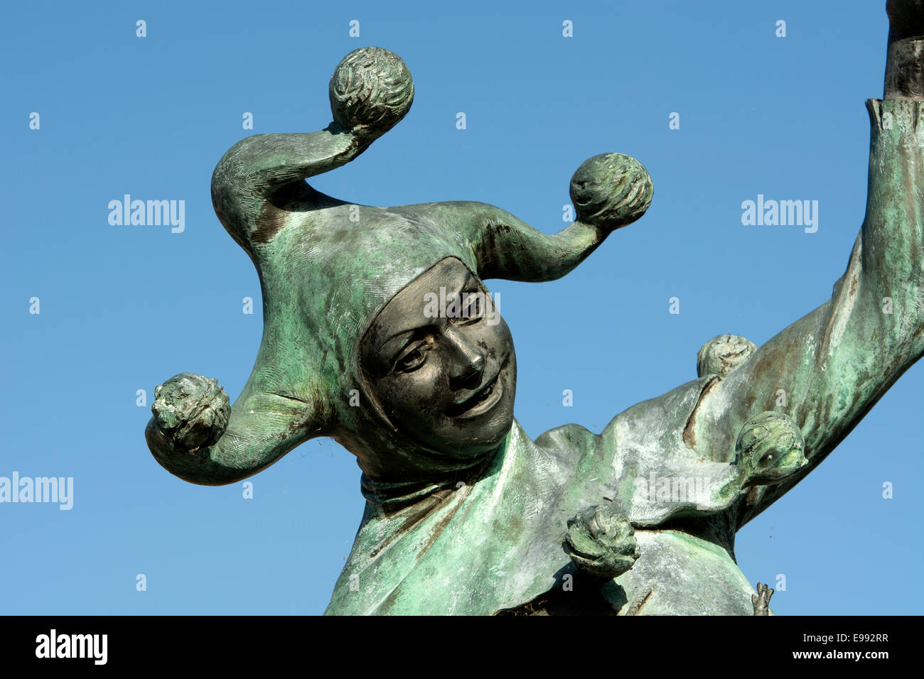 Statue of jester hi-res stock photography and images - Alamy