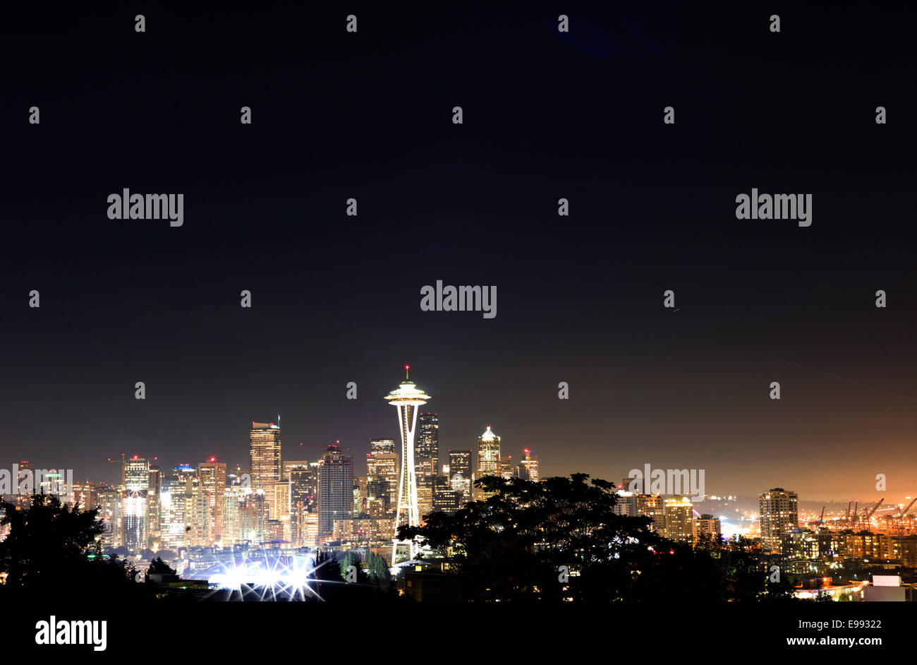 Seattle night view hi-res stock photography and images - Alamy