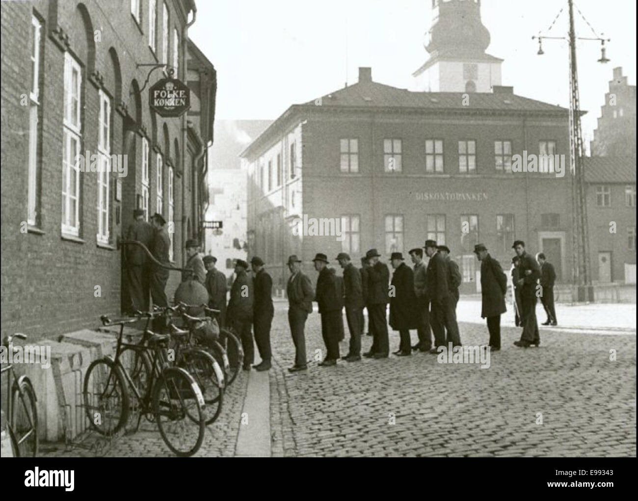 Soup kitchen world war ii hi-res stock photography and images - Alamy