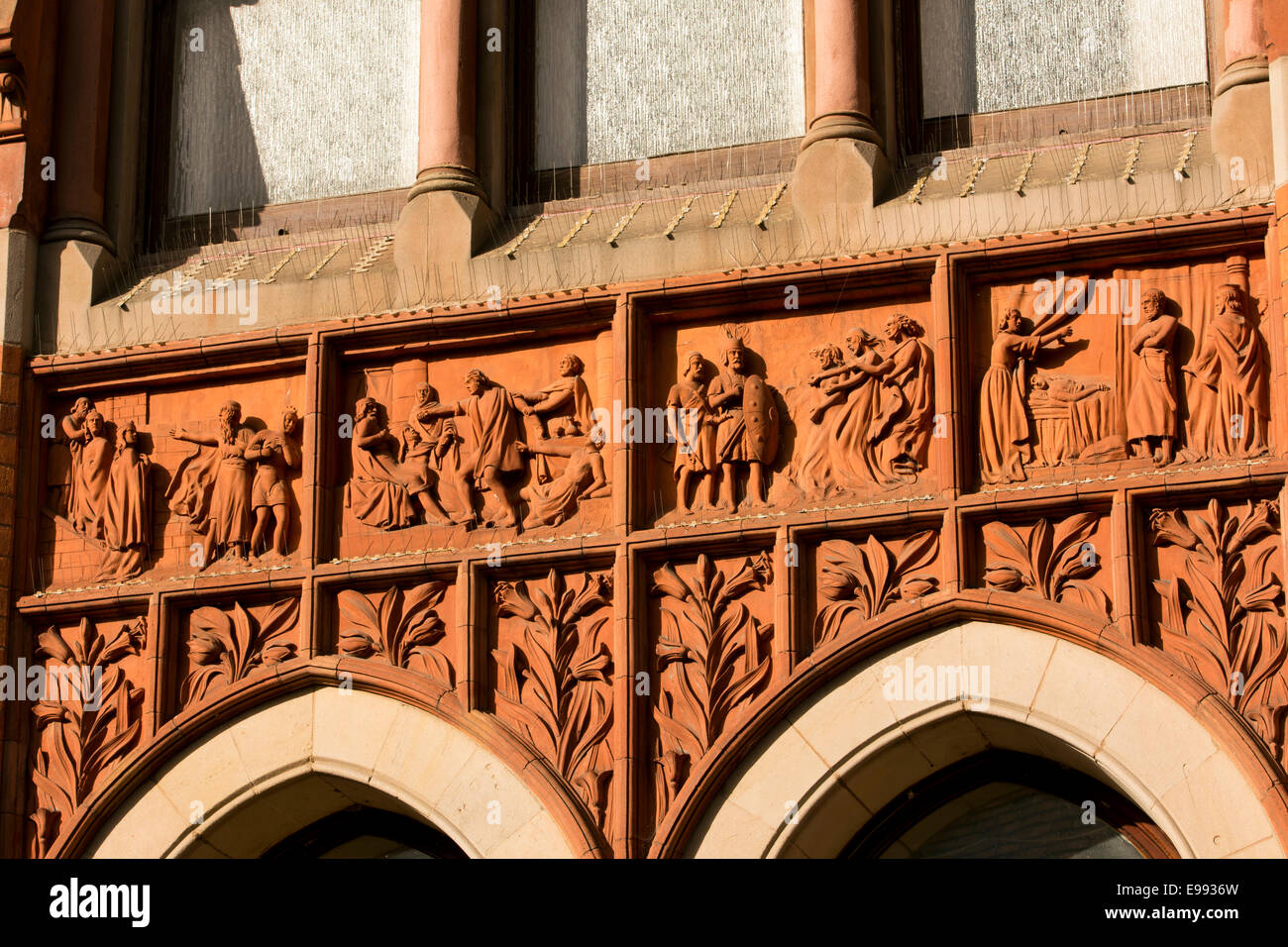Terra cotta buildings hi-res stock photography and images - Alamy