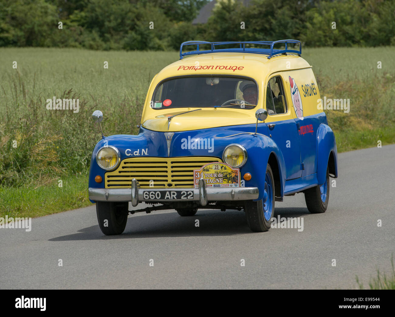 Fourgonnette peugeot hi-res stock photography and images - Alamy