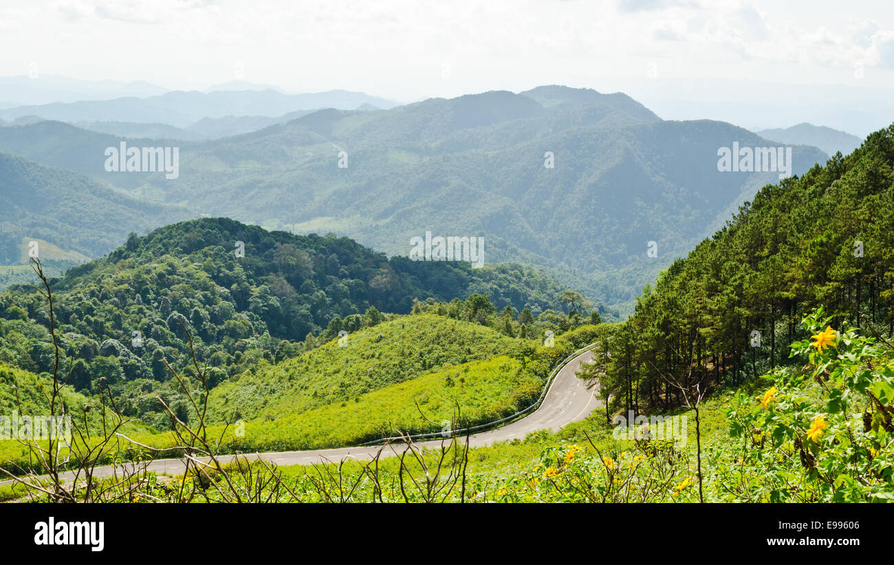 Landscape mountain range high hi-res stock photography and images - Alamy