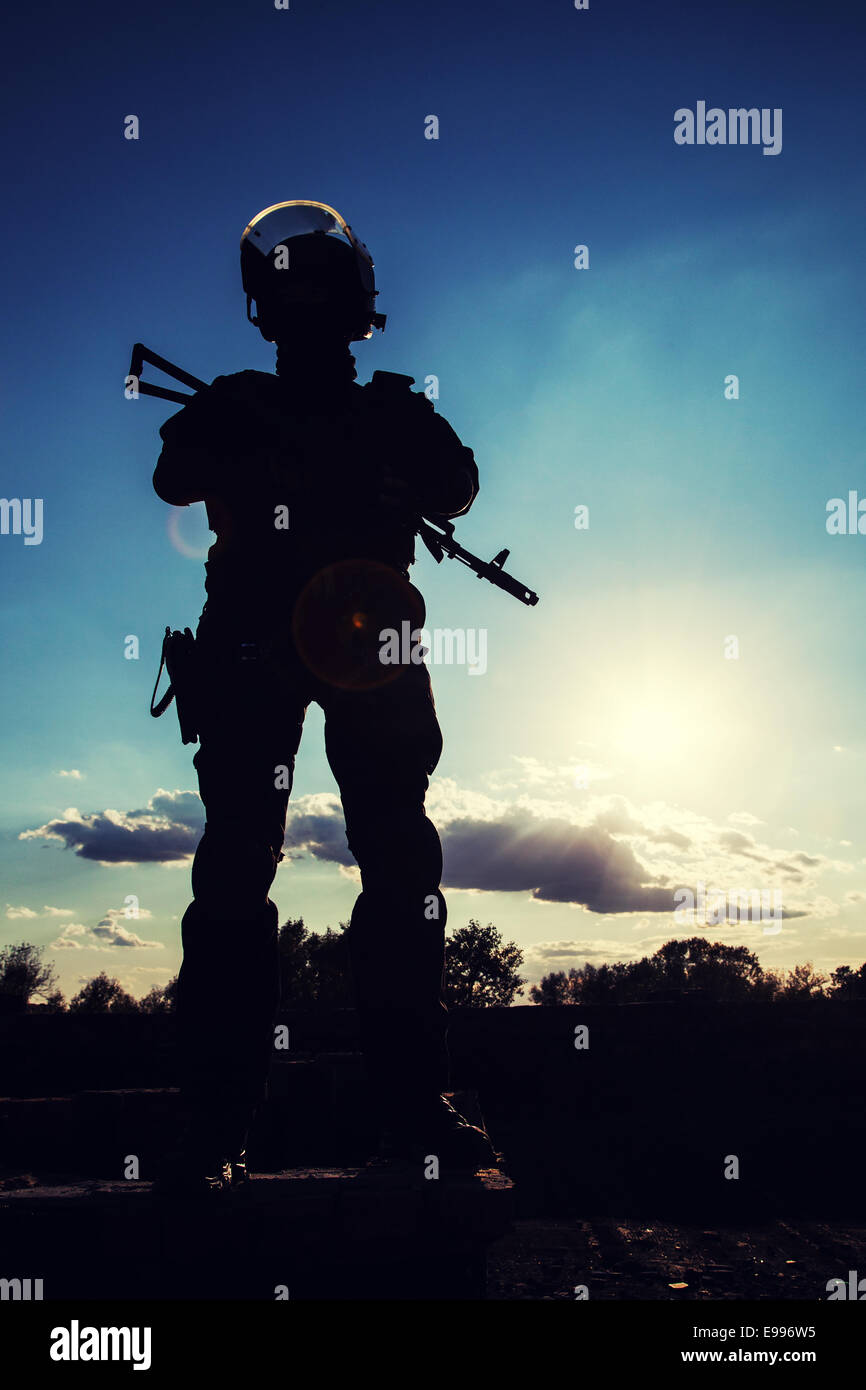 police officer with weapons Stock Photo - Alamy