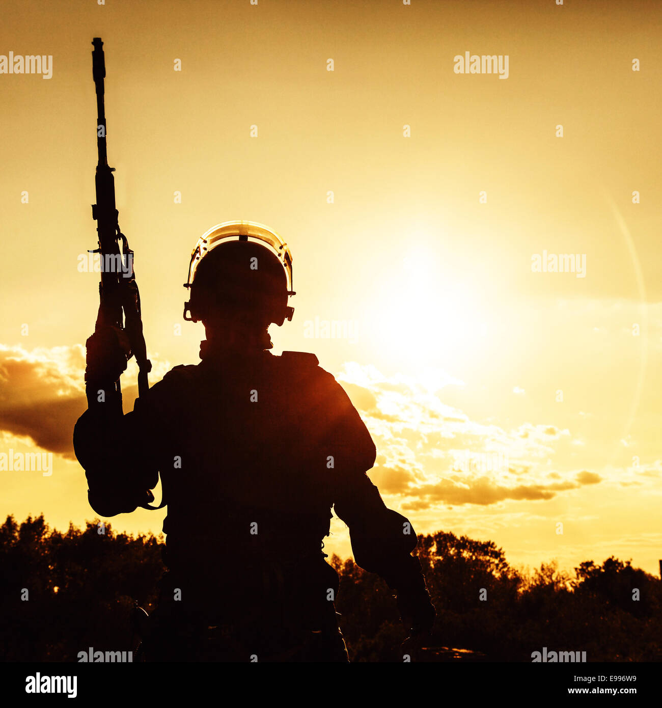 police officer with weapons Stock Photo - Alamy