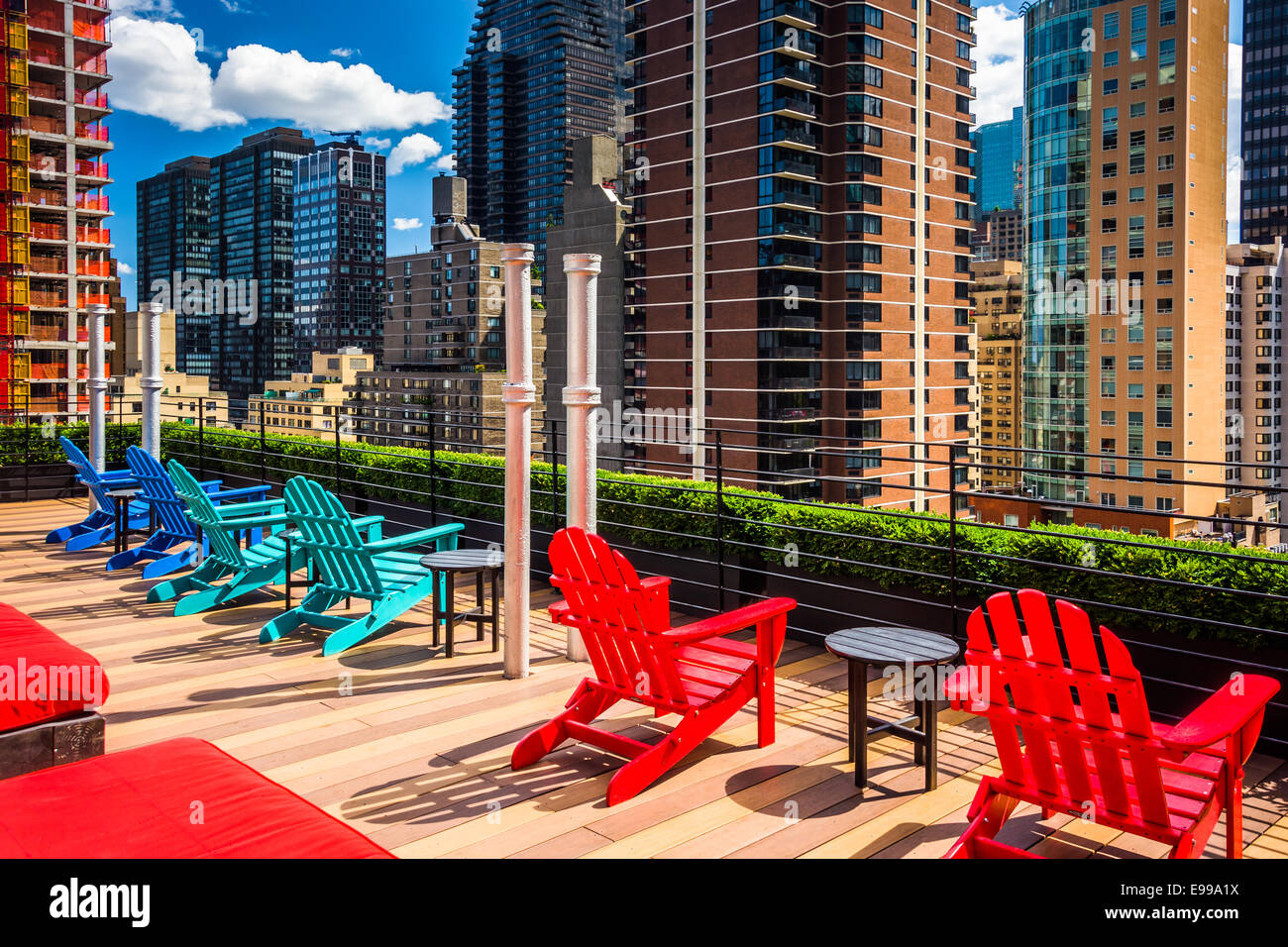 Downtown building rooftop hi-res stock photography and images - Alamy