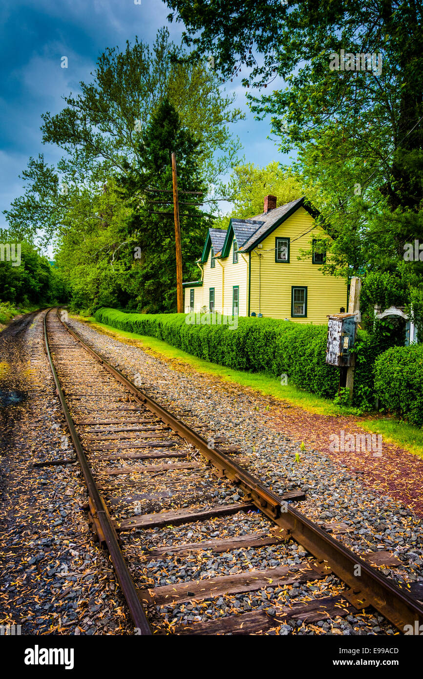 House along railroad tracks in Portland, Pennsylvania Stock Photo - Alamy