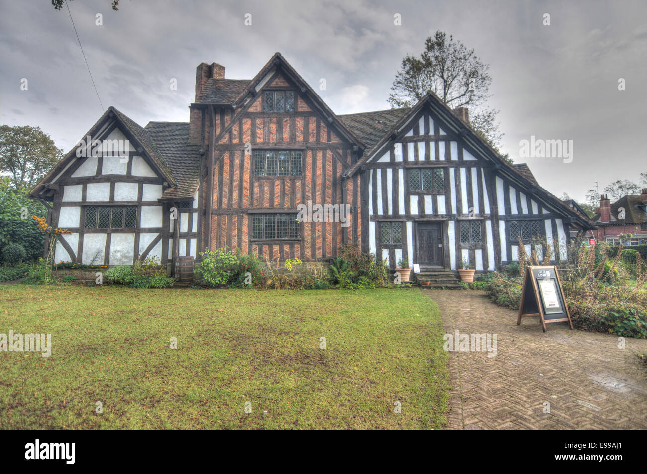 Selly manor is a timber cruck framed hi-res stock photography and ...