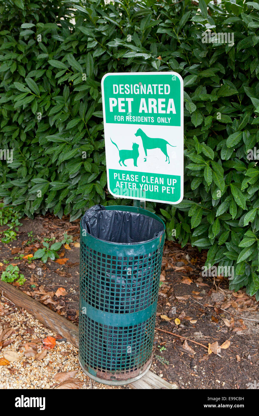 Dog area sign hi-res stock photography and images - Alamy
