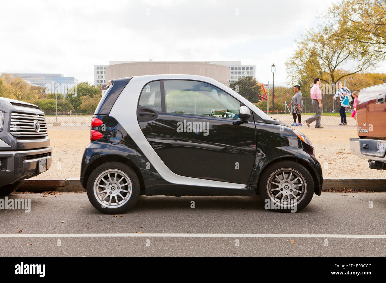 Smartcar hi-res stock photography and images - Alamy