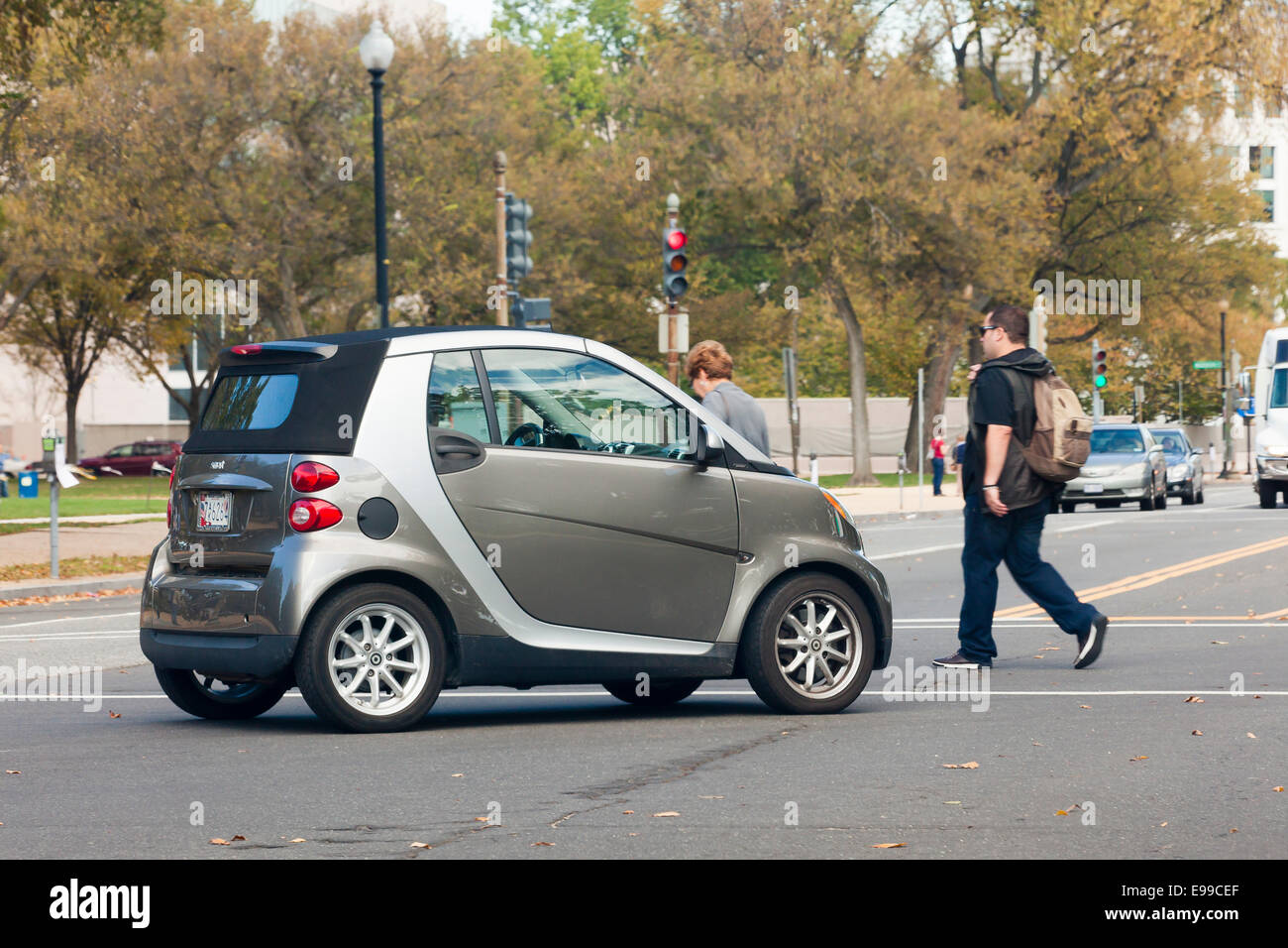 Smartcar road hi-res stock photography and images - Alamy