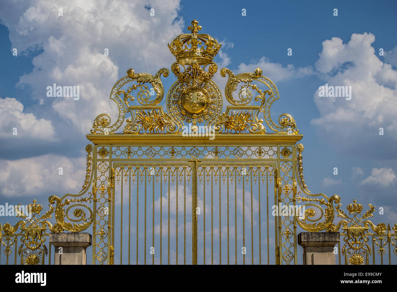 Golden gates in Versailles Stock Photo - Alamy