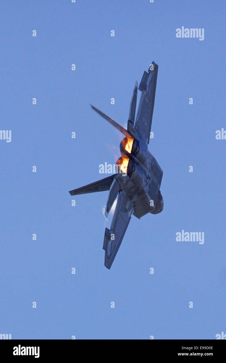 Modern F-22 Raptor US Fighter Aircraft flying at 2014 Planes of Fame ...