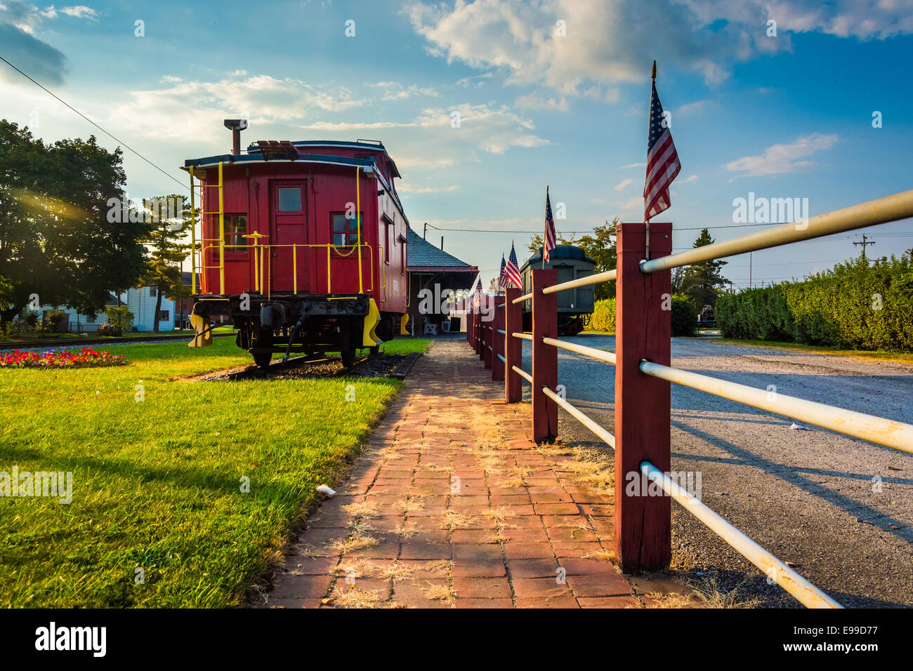 Outside train station hi-res stock photography and images - Alamy