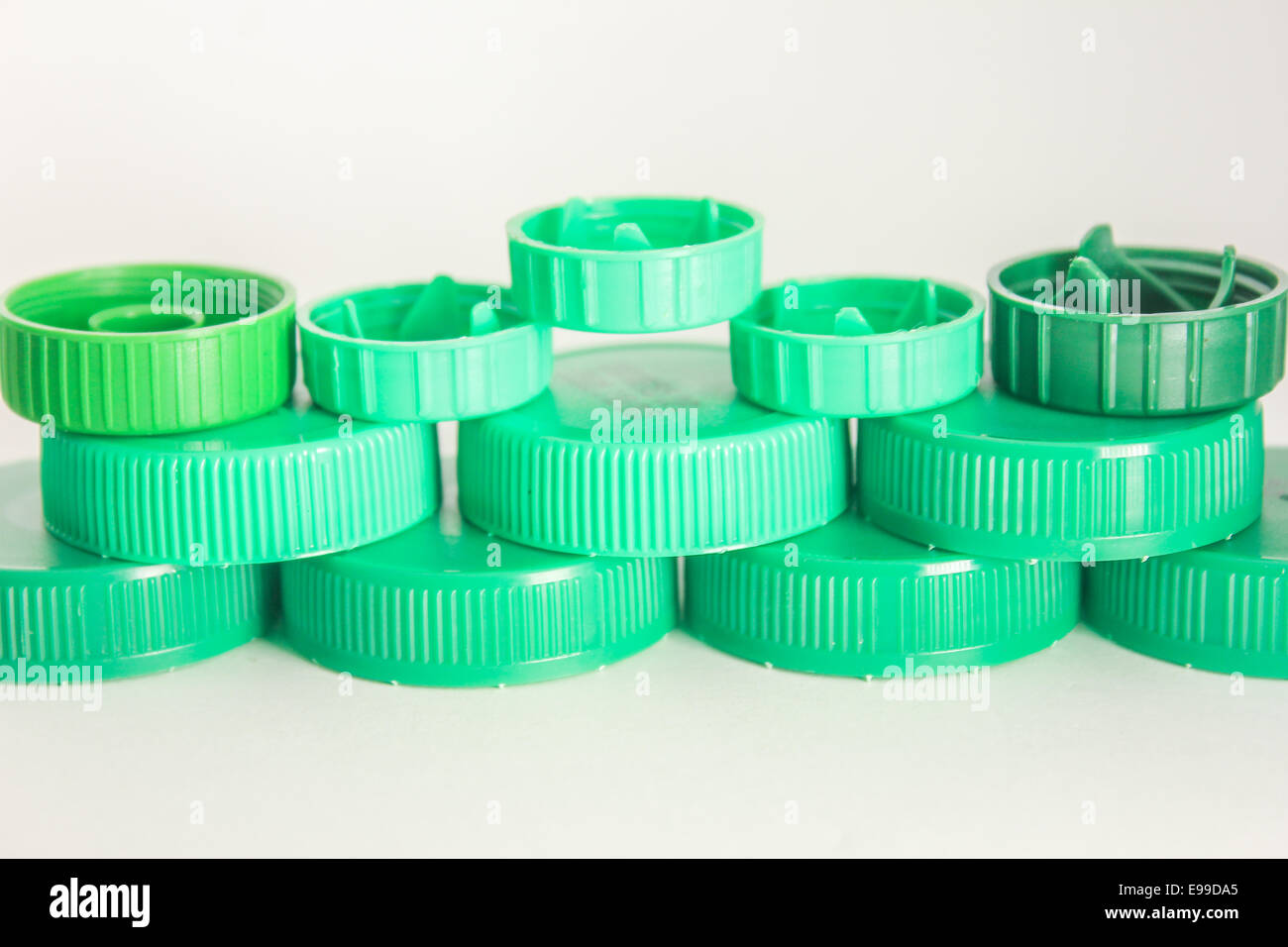 Black plastic bottle caps hi-res stock photography and images - Alamy