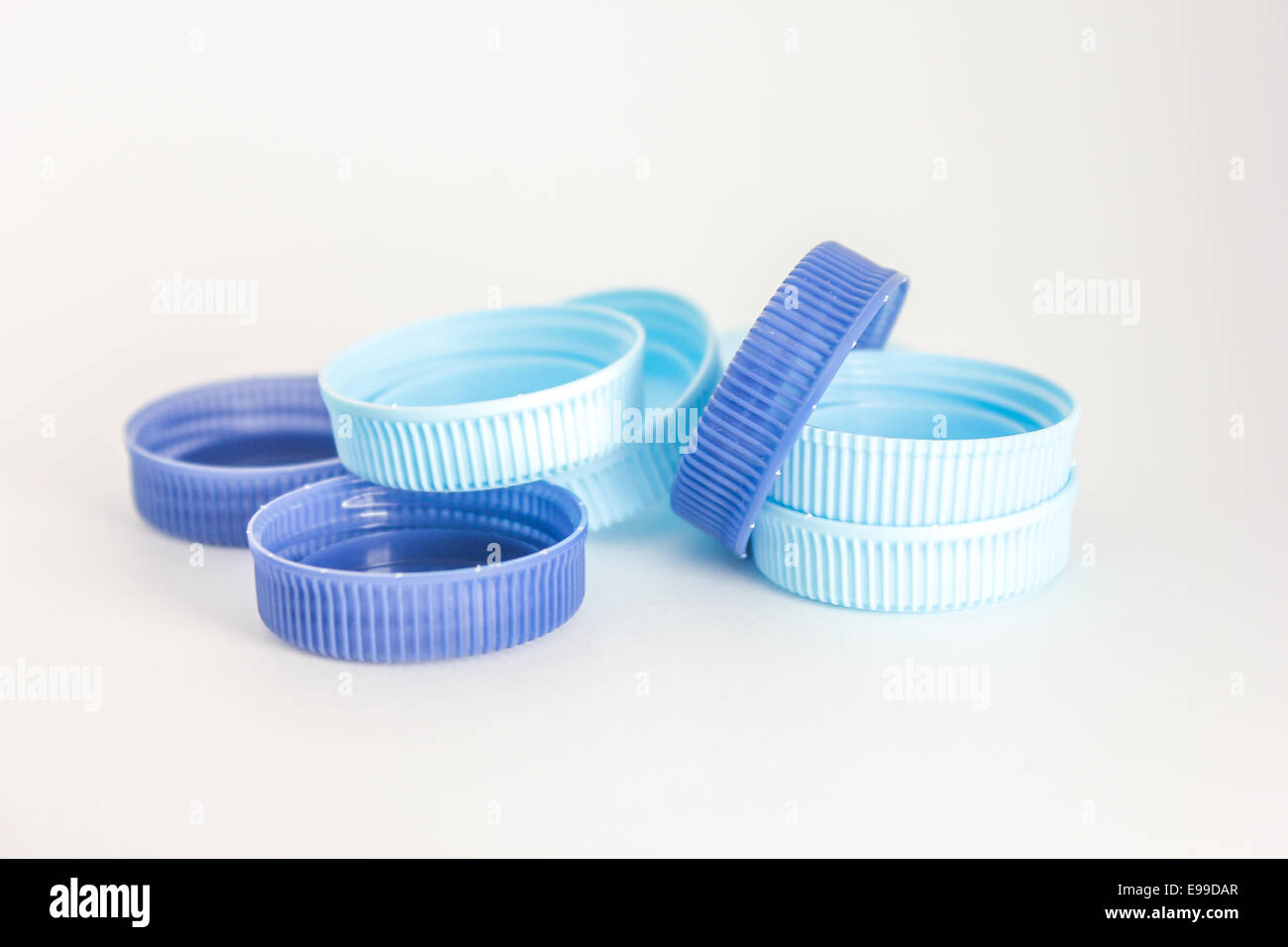 Black plastic bottle caps hi-res stock photography and images - Alamy