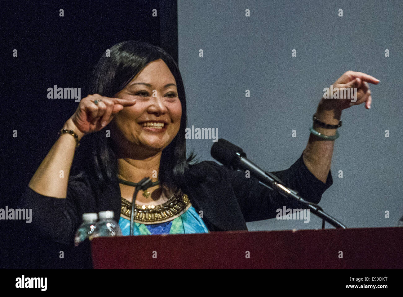 Napalm girl hi-res stock photography and images - Alamy