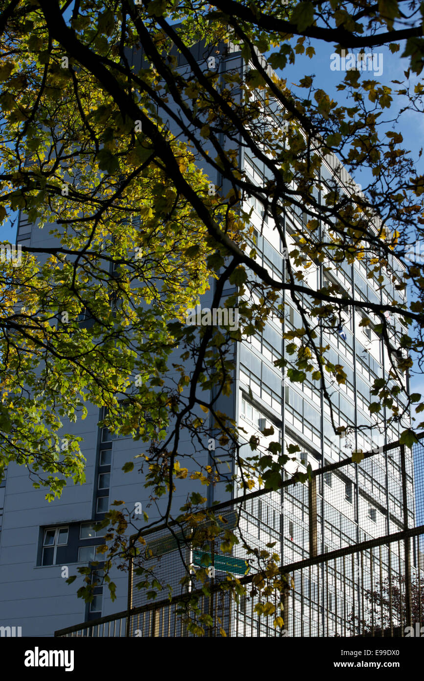 High flats gorbals hi-res stock photography and images - Alamy