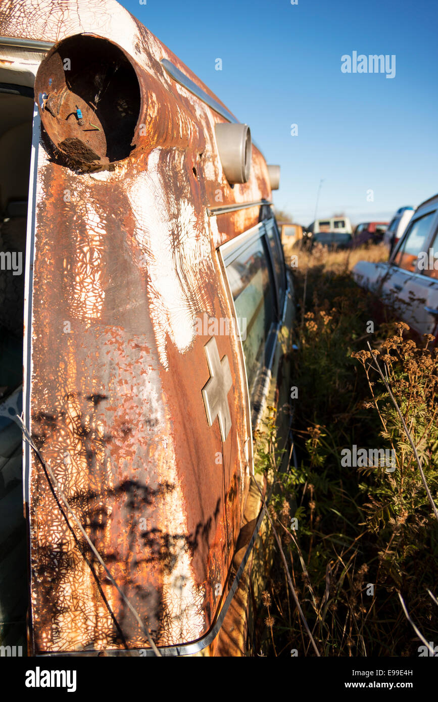 Old ambulance hi-res stock photography and images - Alamy