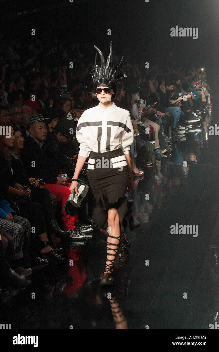 Onitsuka Tiger Spring/Summer 2015 - Tokyok Collection - Runway 2014/10 ...