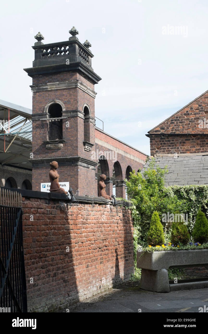 Chester railway station Stock Photo - Alamy