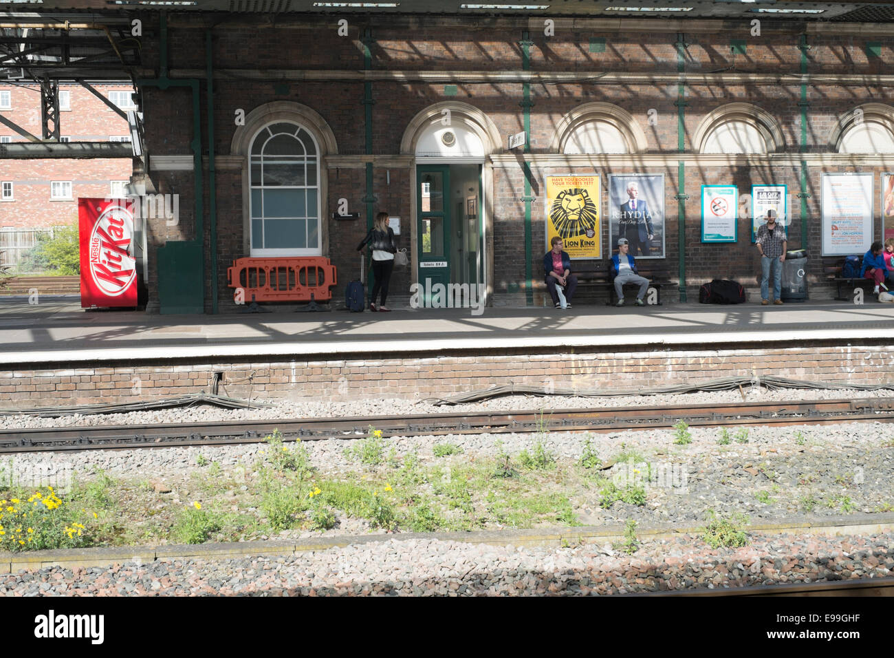 Chester railway station Stock Photo - Alamy