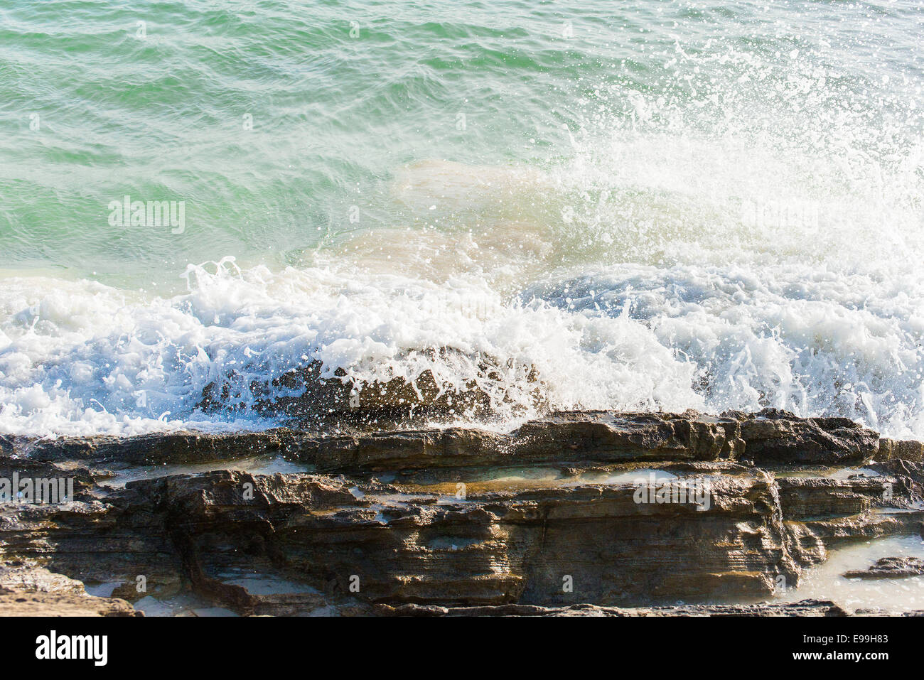Splashing over rocks hi-res stock photography and images - Alamy