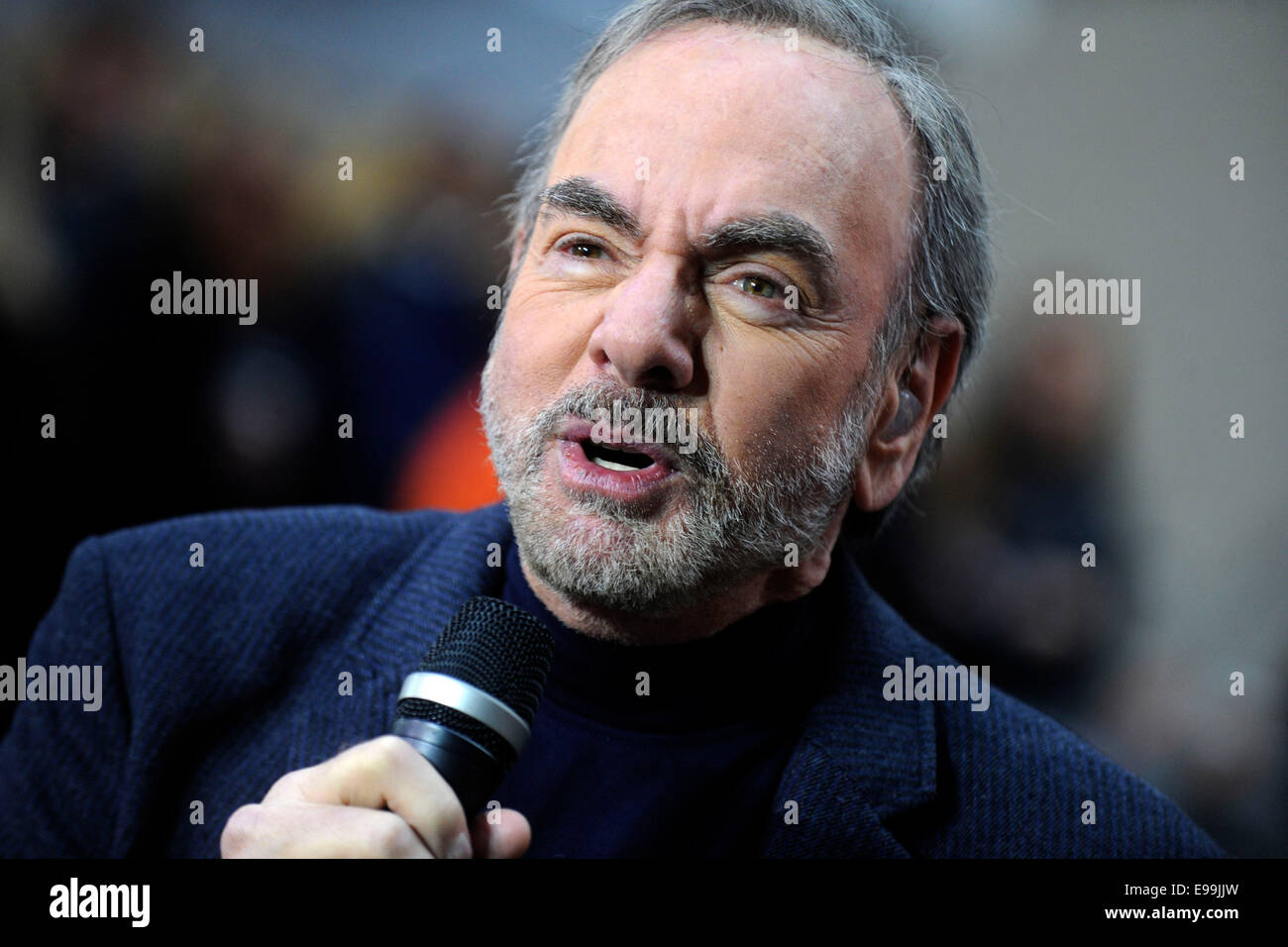 Neil Diamond performs on NBC's 'Today' at Rockefeller Plaza on October ...