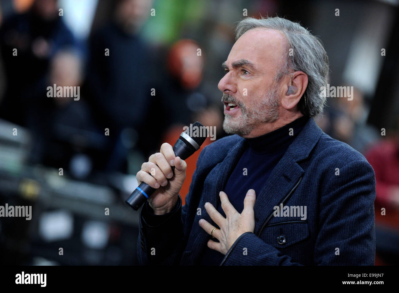 Neil Diamond performs on NBC's 'Today' at Rockefeller Plaza on October ...