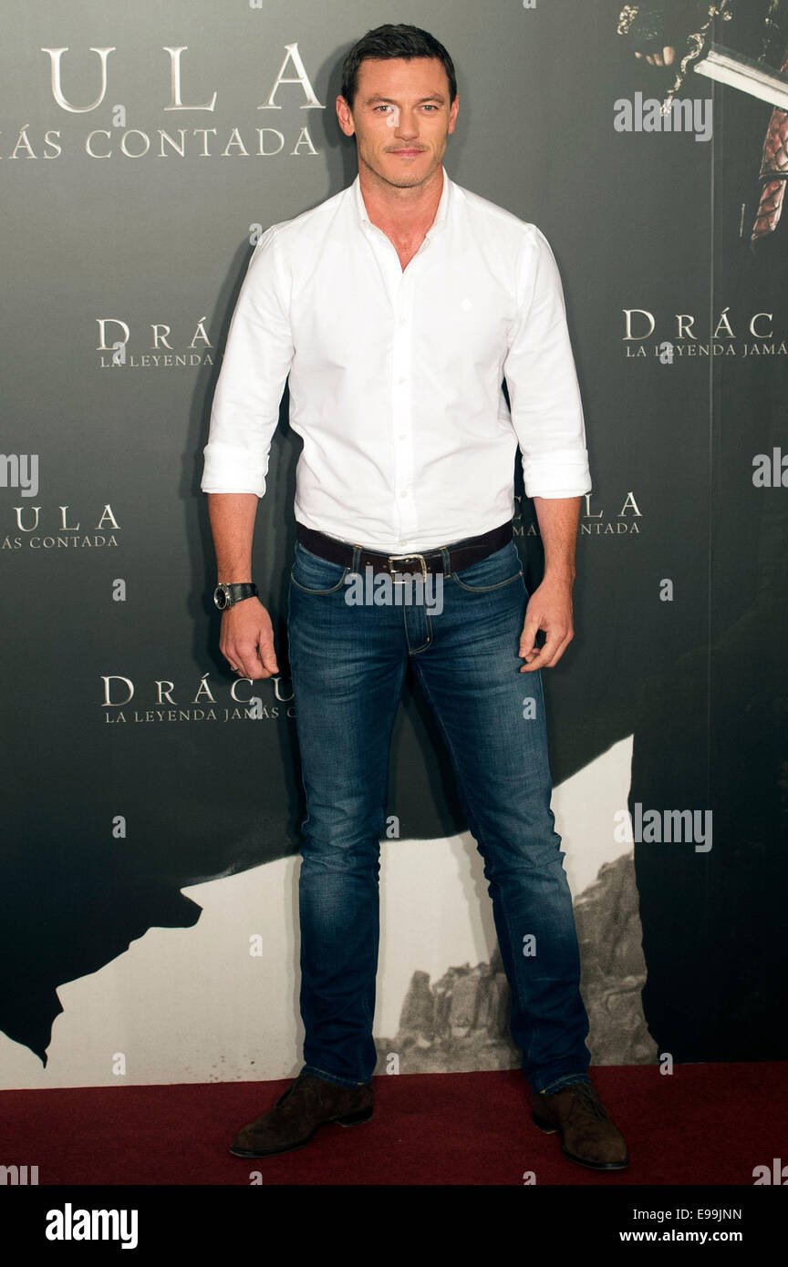 British actor Luke Evans during the phtocall for 'Drácula. La leyenda ...