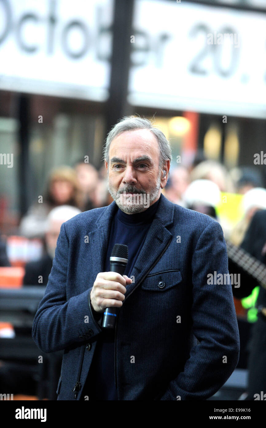 Neil Diamond performs on NBC's 'Today' at Rockefeller Plaza on October ...