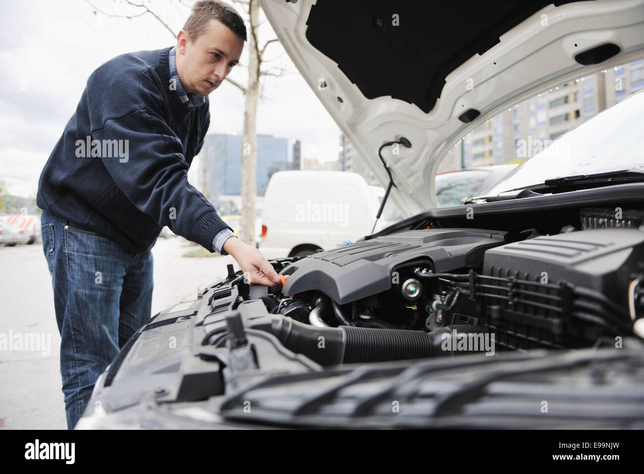 man car repair Stock Photo - Alamy