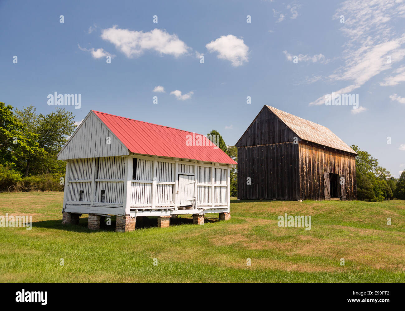 Timber stone house hi-res stock photography and images - Alamy