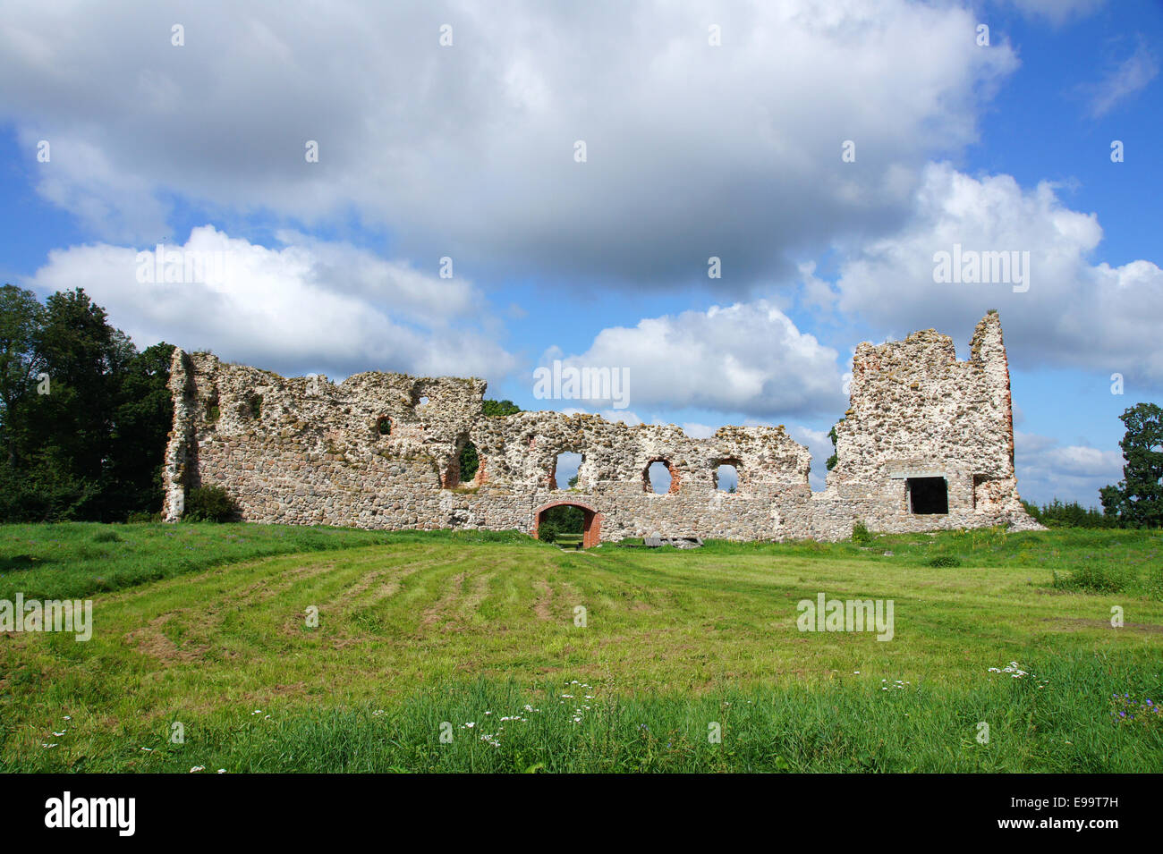 Indoor ruins hi-res stock photography and images - Alamy