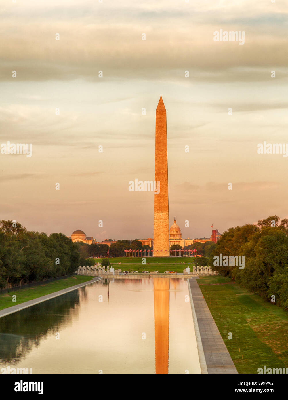 Washington monument sun setting hi-res stock photography and images - Alamy