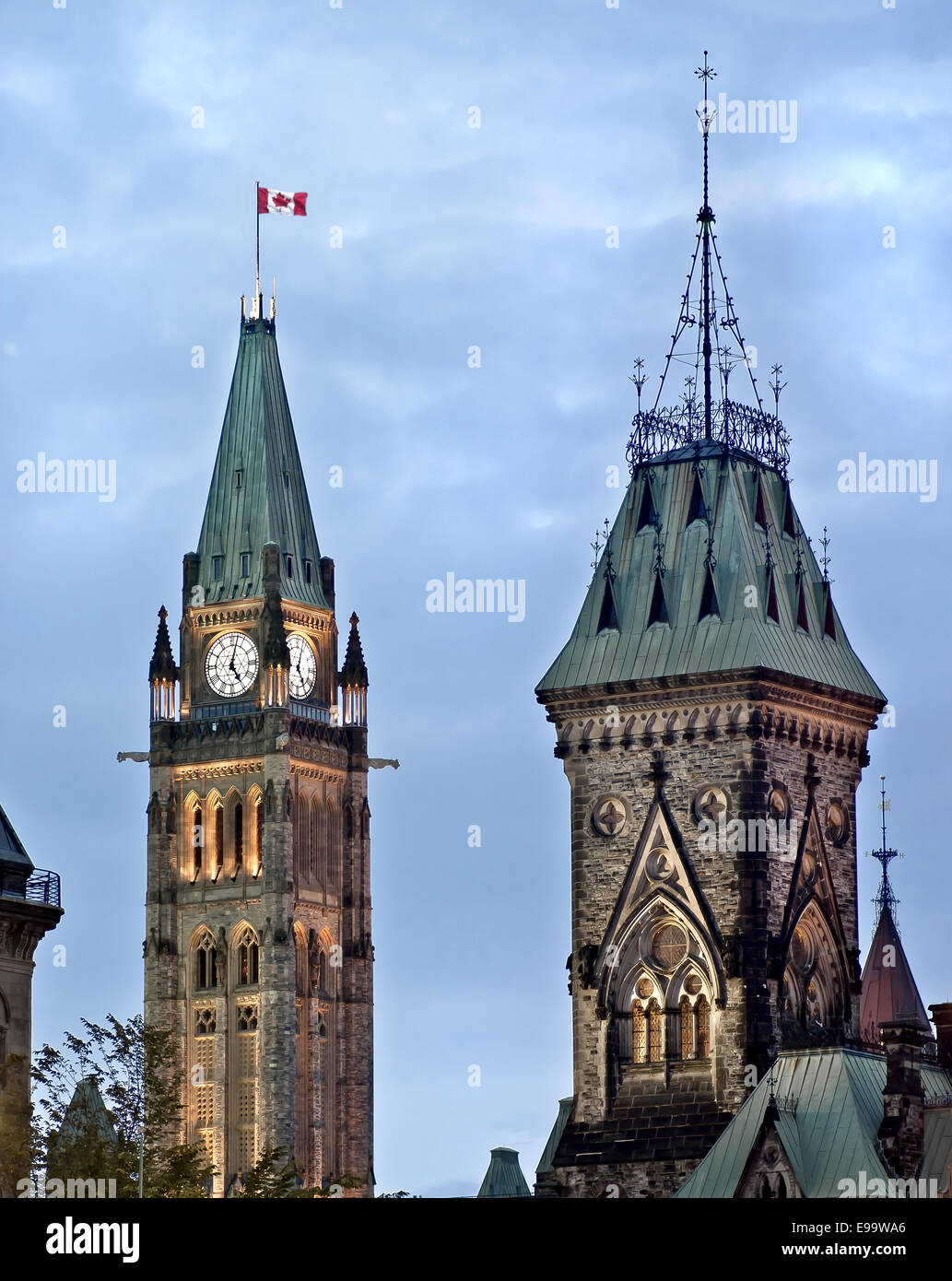5 pm hi-res stock photography and images - Alamy