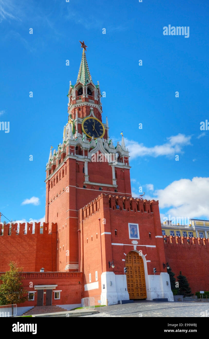 Spasskaya tower at Red Square in Moscow Stock Photo - Alamy