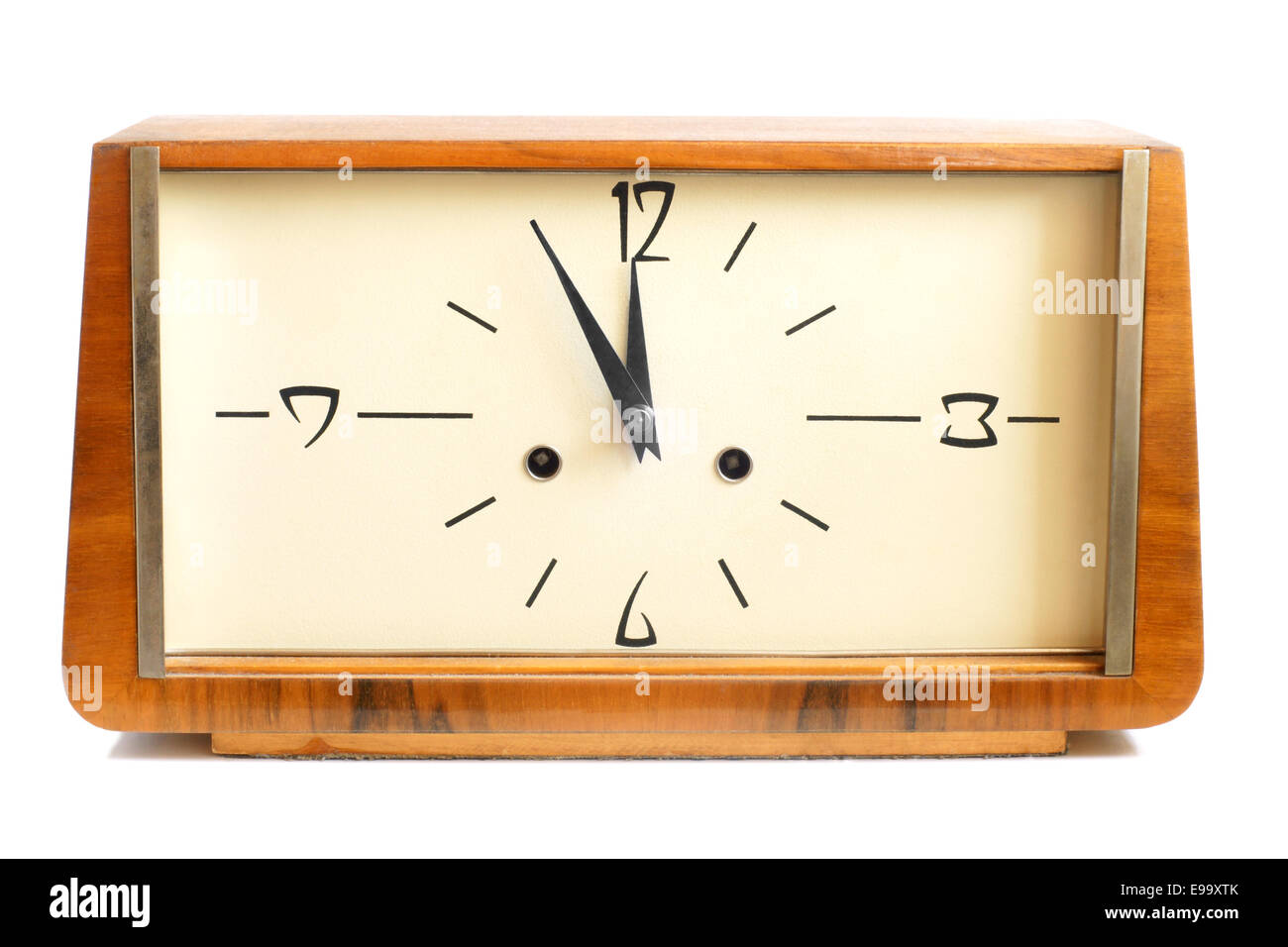 Watch analogue clock pass time hi-res stock photography and images - Alamy
