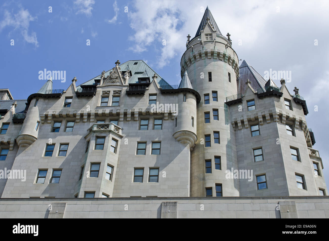 Chateau of crest hi-res stock photography and images - Alamy