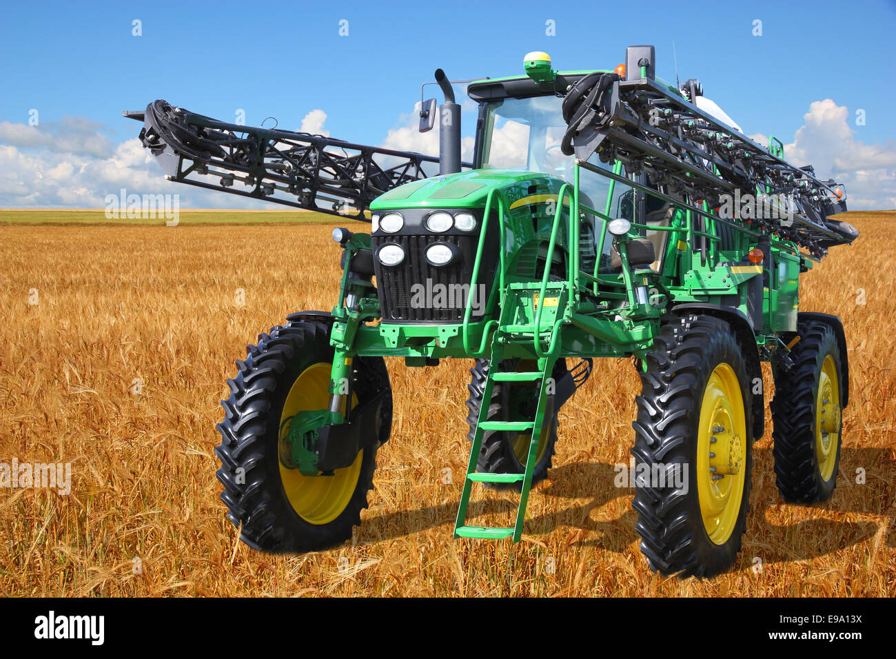 Tractor sprayer hi-res stock photography and images - Alamy