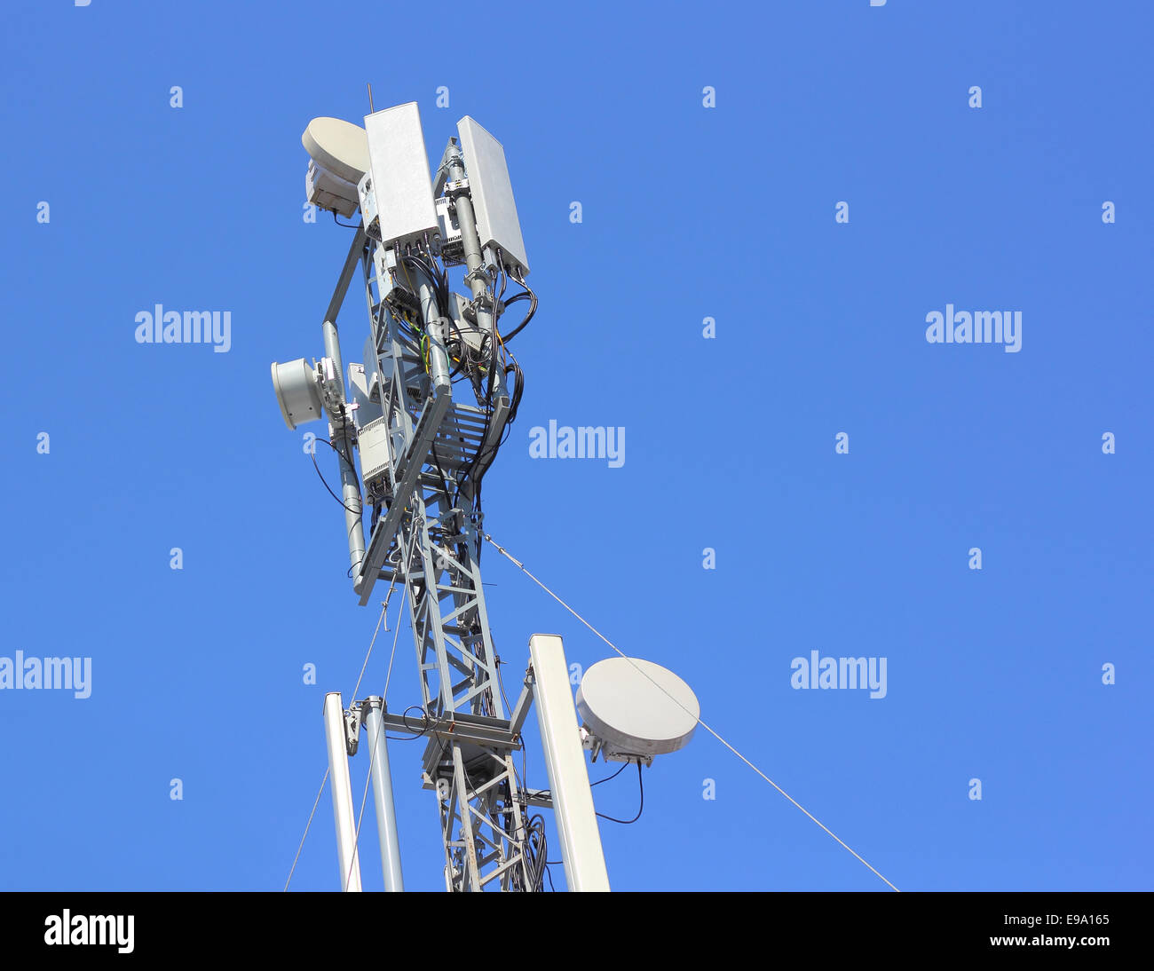 Cellular telephone antenna hi-res stock photography and images - Alamy