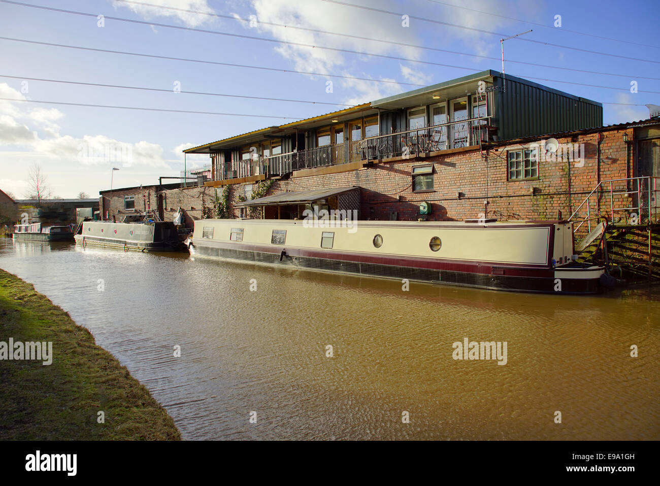 Stoke canal boats industrial hi-res stock photography and images - Alamy