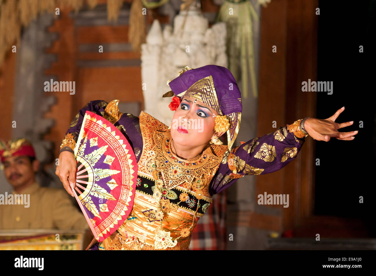 Dance called "Legong Dance" at the Palace of Ubud. Ubud-Bali ...