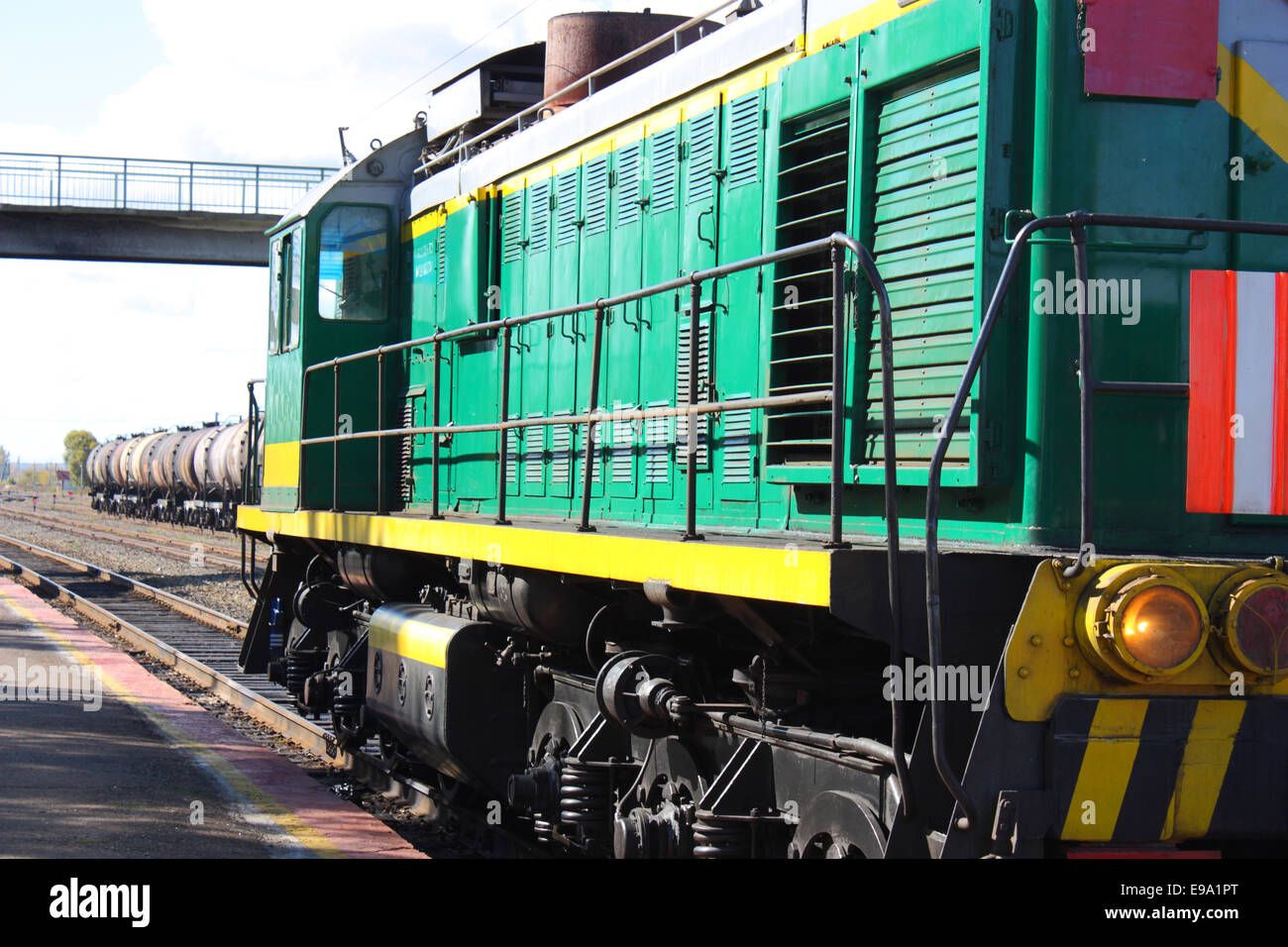 Yellow locomotive hi-res stock photography and images - Alamy