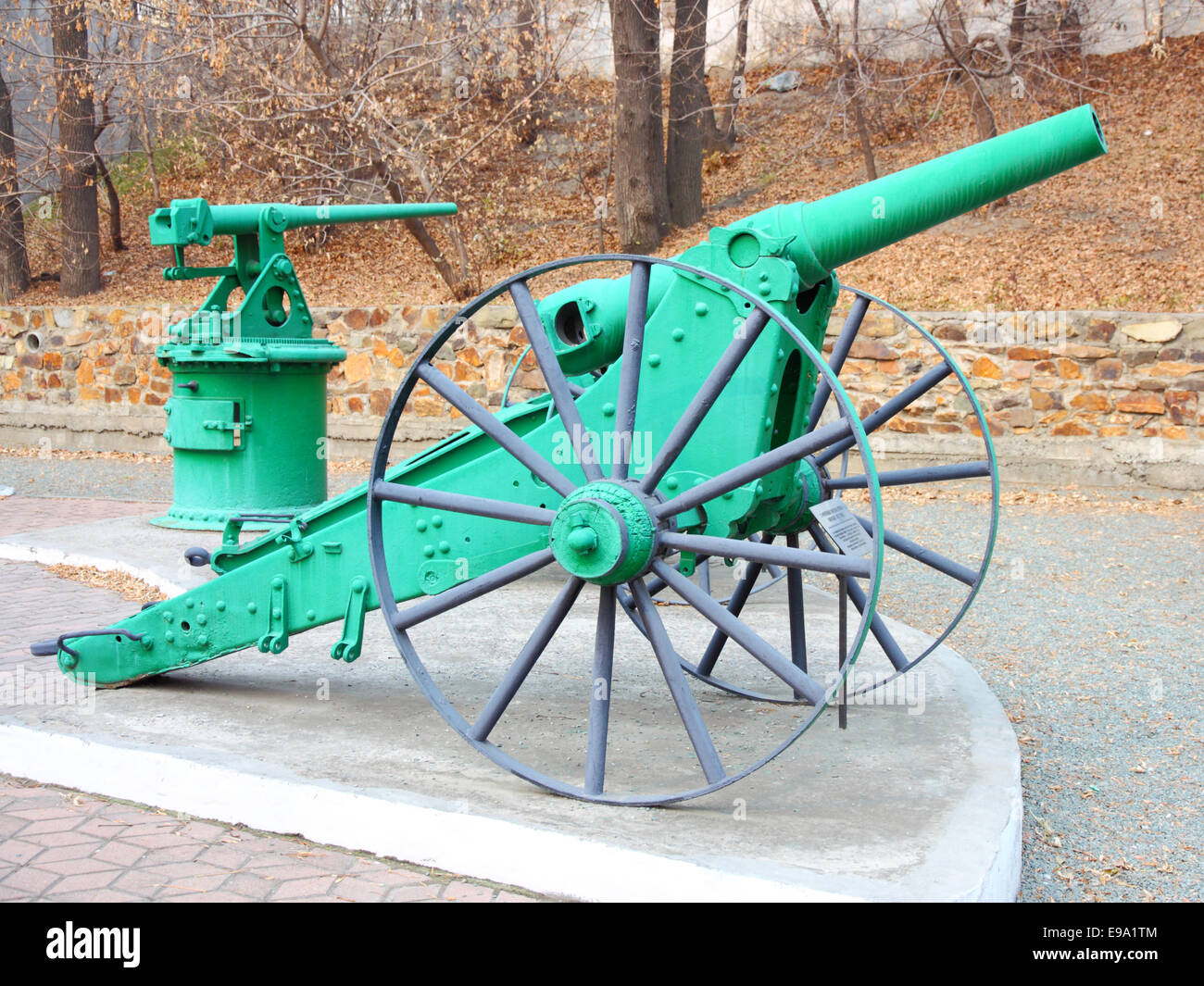 Line artillery cannon fort hi-res stock photography and images - Alamy
