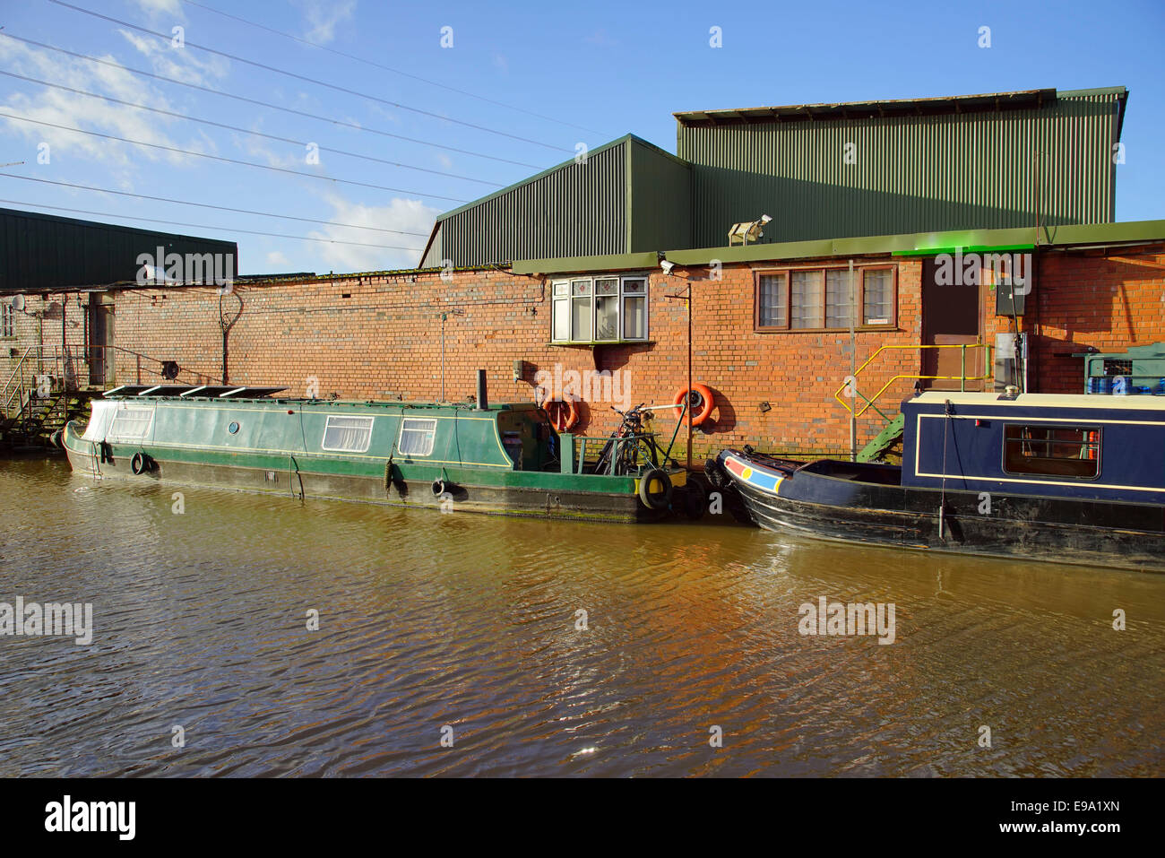 Small factory unit hi-res stock photography and images - Alamy